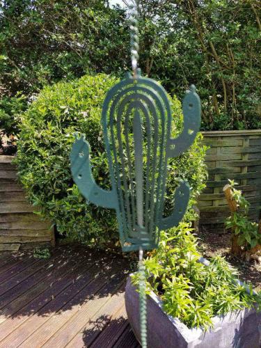 Stainless Steel Decorative Hanging Chain - Green Cactus